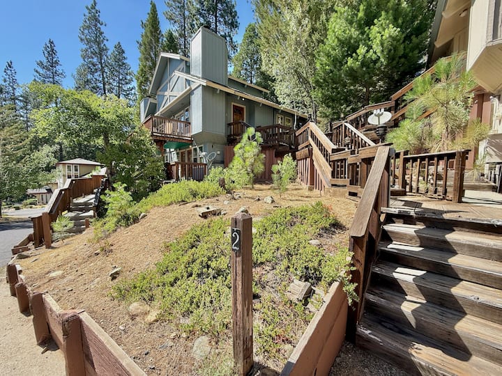Mountain Escape With Forest Views + 2 King Beds - Arnold, CA