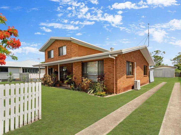Pet Friendly 150m To Cypress Beach - Hervey Bay