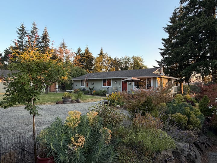 Lower Level Apartment In Gig Harbor View Home - Gig Harbor, WA