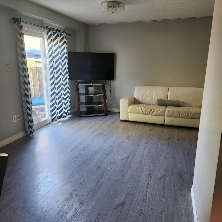 Family-friendly Town House - 마크험