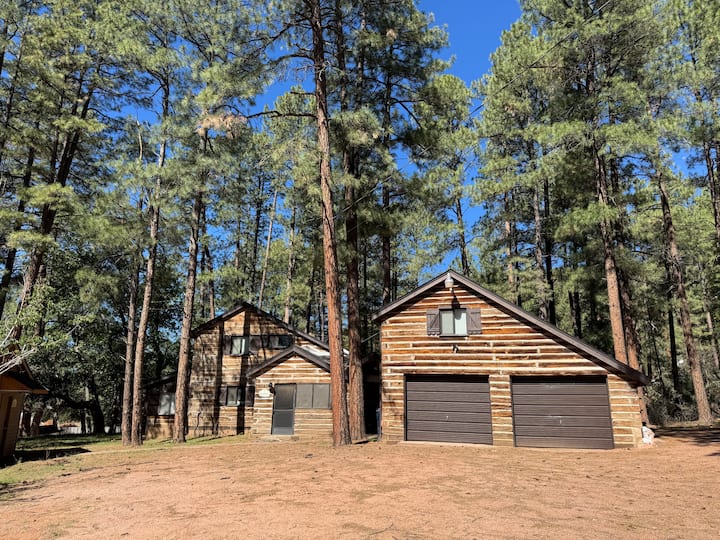 Schoolhouse Lodge—sleeps 18! - Pine, AZ