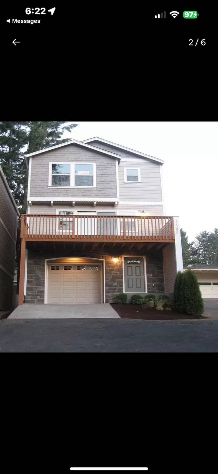 Peaceful Room For The Traveler - Oregon