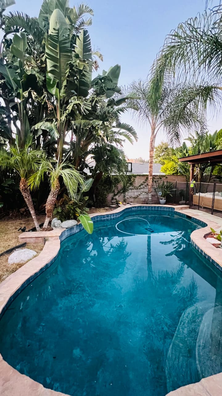 Poolside Oasis – Near Six Flags & Hiking Trails! - Santa Clarita, CA