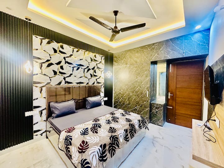Modern 2bhk | Comfort Retreat - Kharar