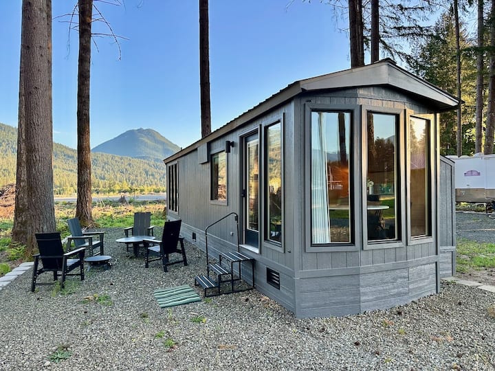 Four Fathers Cabin 17 - Packwood, WA