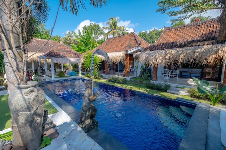 Maha Villa 1 Kertha Mandala Room Breakfast - Seraya