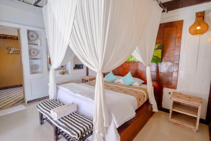 Maha Villa 1 Kertha Mandala Room Breakfast - Seraya