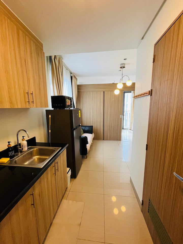 T371 18th Floor Shore 2 Moa 4pax W/50intv|cook - Manila