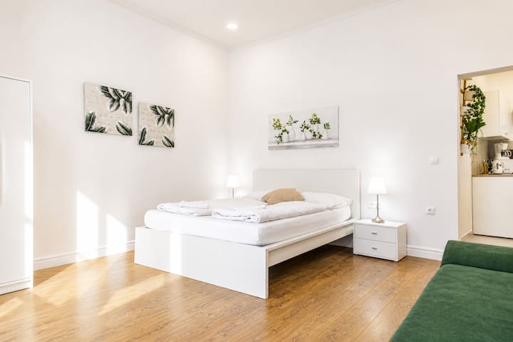 Affordable Apartment | Close To Wiener Stadthalle - Vienna