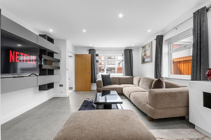 Sleeps 6 Manchester Home By City Superhost - Stockport