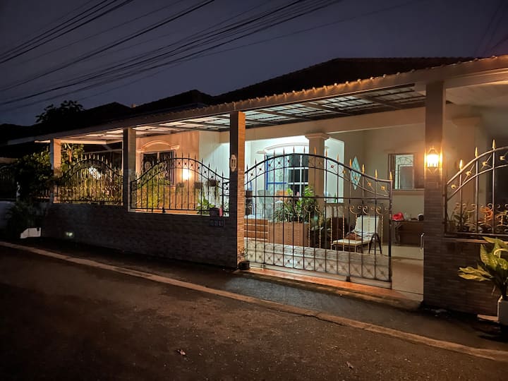 บ้านพักสำหรับพาครอบครัวไปพักผ่อนวันหยุด - Thailand