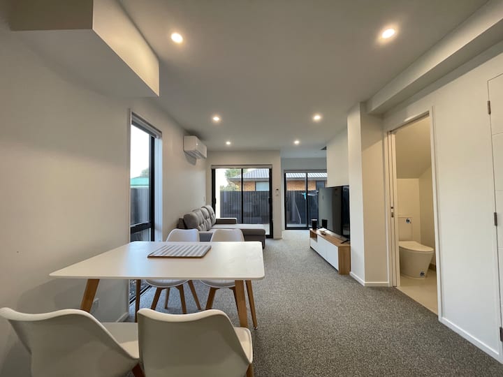 Spacious New 1 Bed Close To Airport And The Hub! - Christchurch