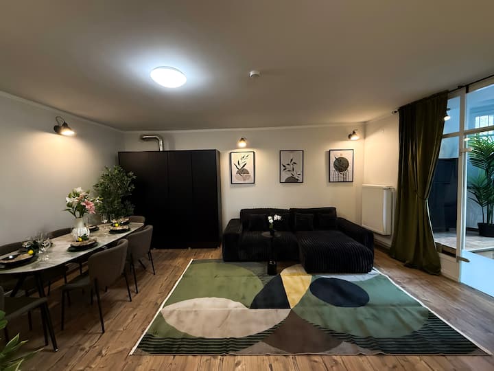 Moderne Souterrain-wohnung In Top-lage - Berlin
