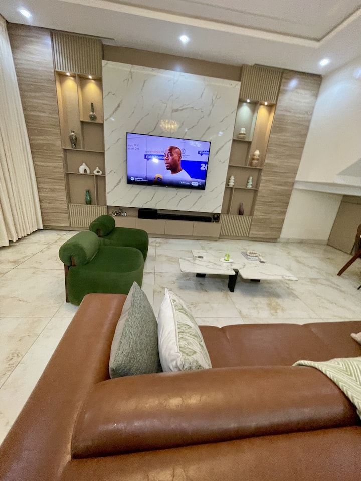 5 Bedroom Luxury House In Lekki | Osapa London - Nigeria