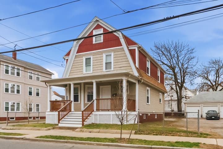 8 Bed · Mega House 6-20 Ppl · Large Groups Pc - Rhode Island