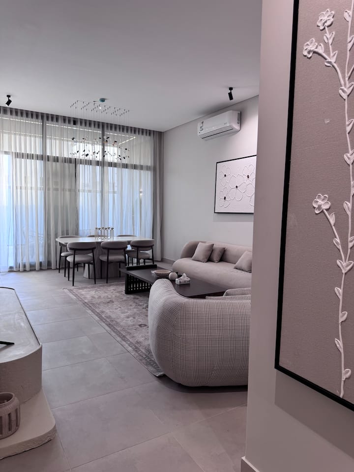 شقة فاخرة بي 3 غرف نوم وبلكونه - Saudi Arabia