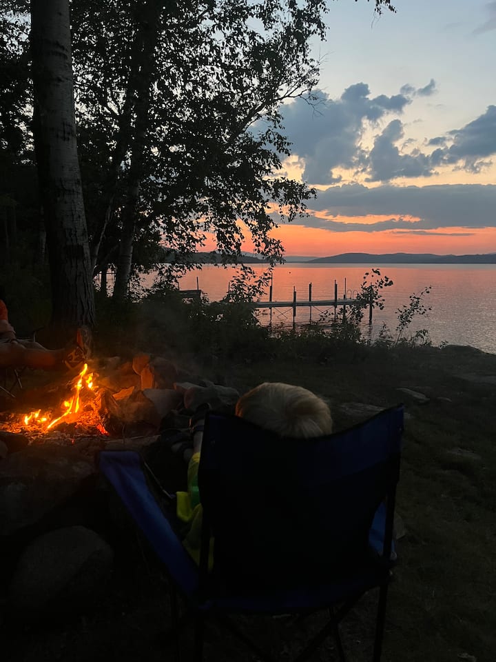 The Loon Call: A Lakeside Cabin That Sleeps 10 - Rangeley, ME