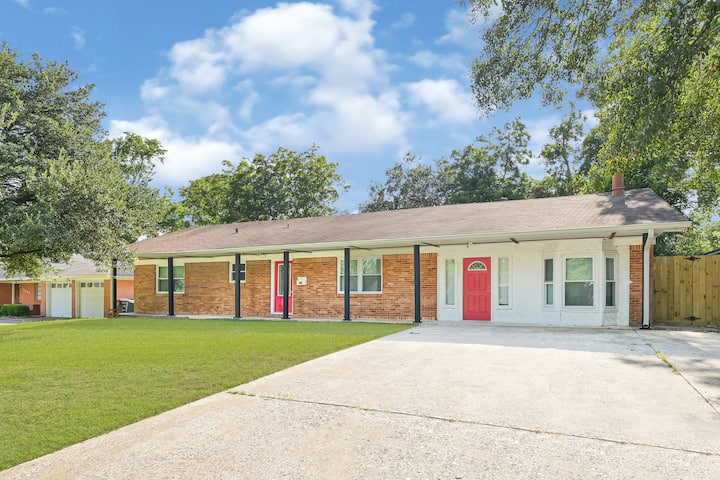 Large Updated Baytown Home • 5br/3ba • Sleeps 12 - Baytown, TX