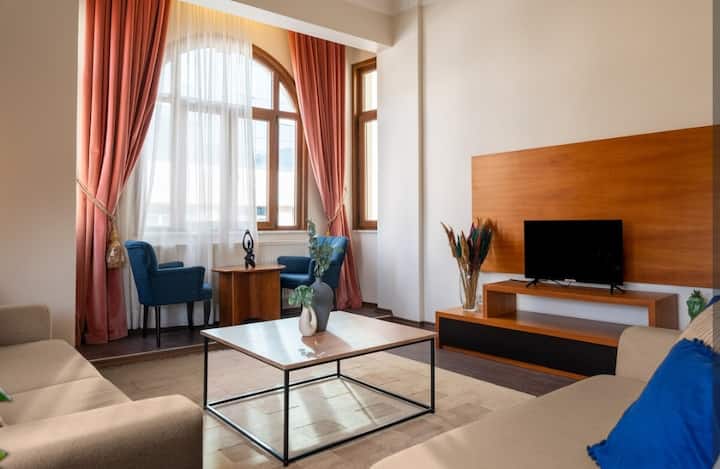 Chic 3br Duplex With Private Terrace In Prime Spot - Estambul