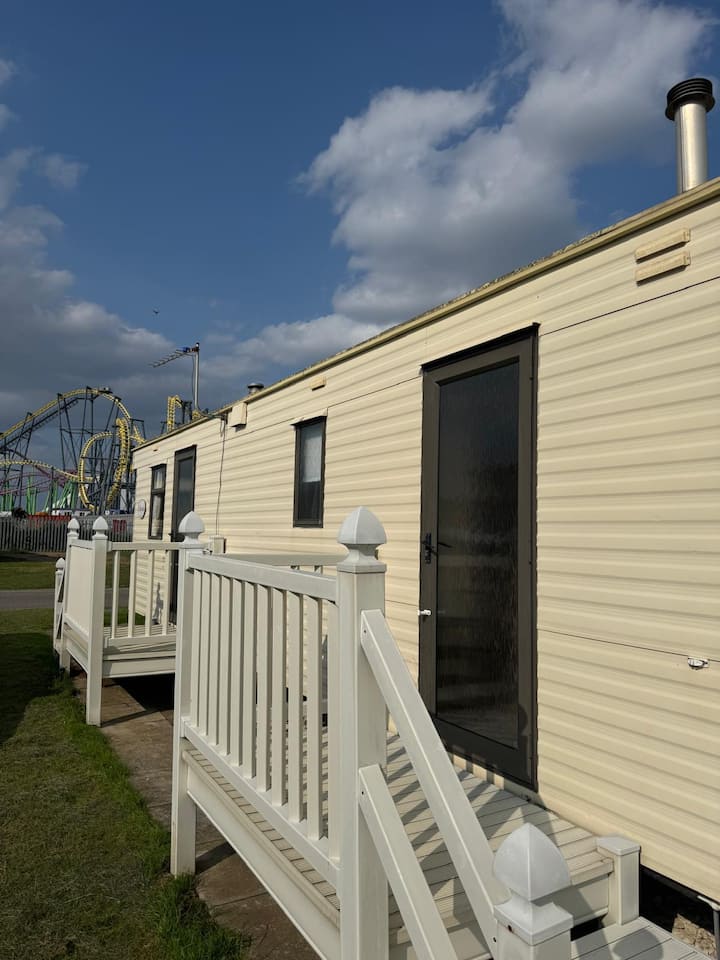 Spacious 8 Berth Caravan - Skegness