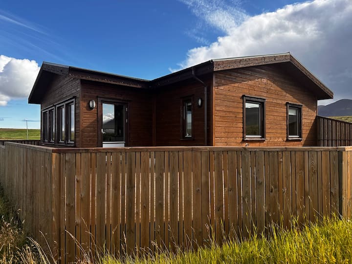 Lakeside Lodge At Sindrastaðir - Islande