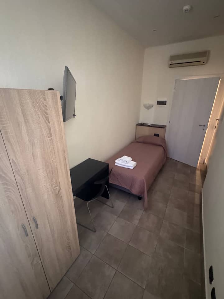 Stanza Singola Indipendente - Lodi