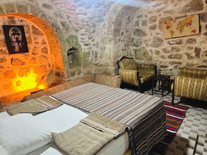 2 Kişilik Oda (Ortak Banyo Ve Lavabo) - Mardin