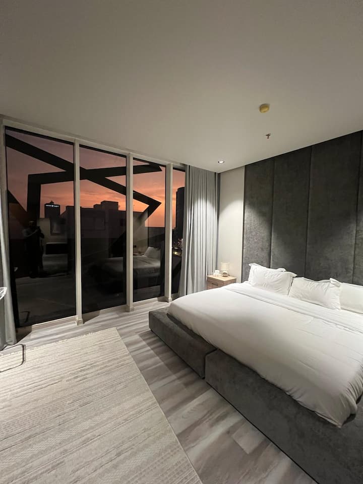 The Golden Wood 29 - Jeddah