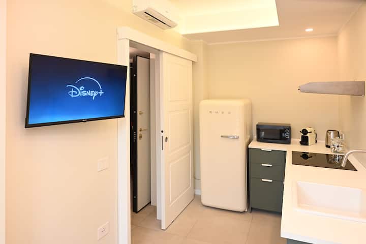 Elegante Appartamento, 2 Passi Da M4 Milano - Milan