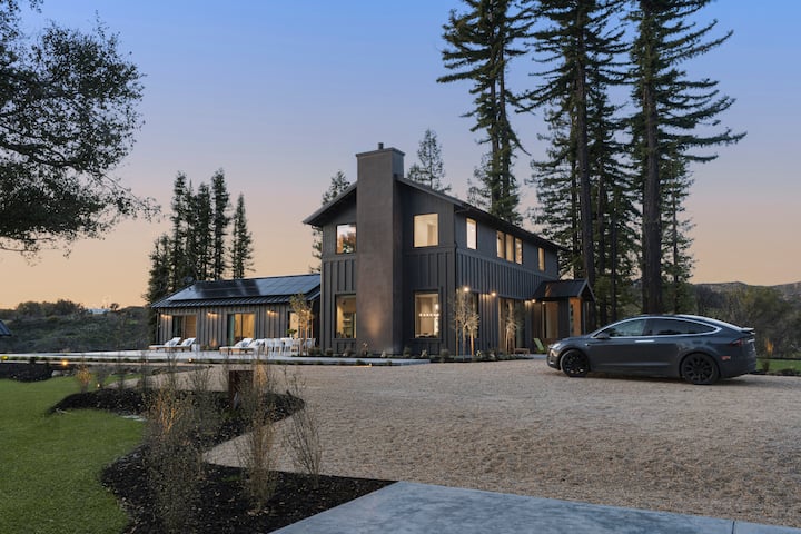 Luxury Calistoga Retreat - Calistoga, CA