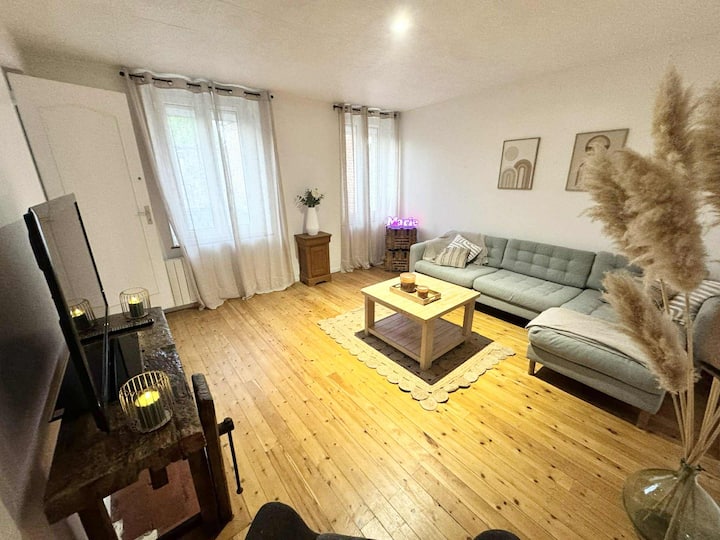 Maison En Pierres Au Calme - Chamouille