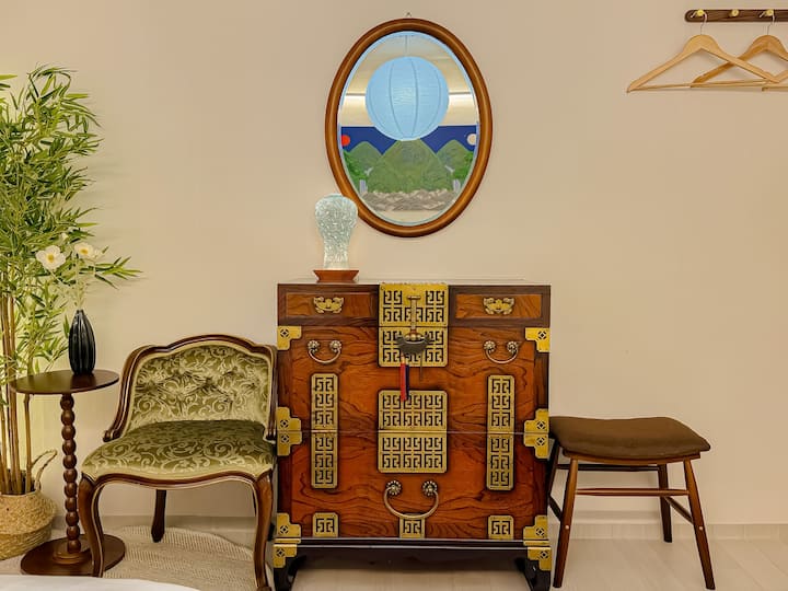 홍대감성숙소/지하철3분/ 1층/ 2br3q/ 홍대·합정·한강·광화문·명동·종로/ 공항버스 - Seoul