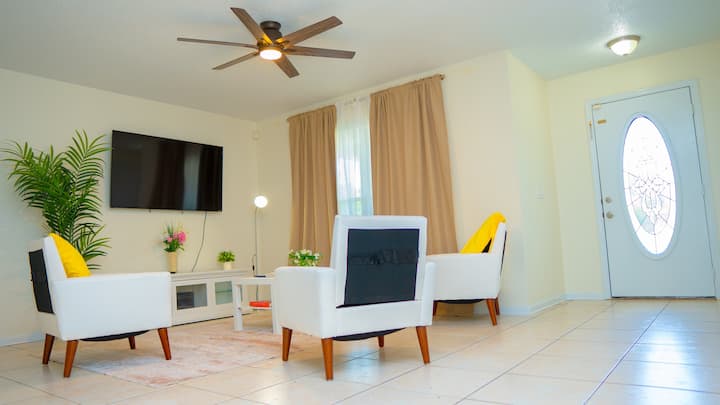 Golden Palms On Aventura Blvd - Orlando