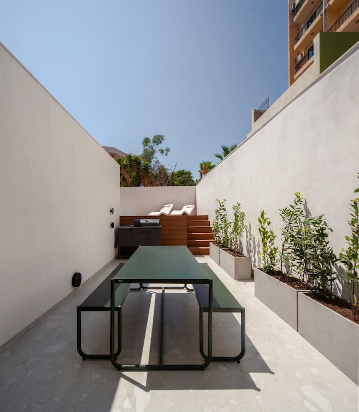 Azure Luxe – The Grand Oasis - Valletta