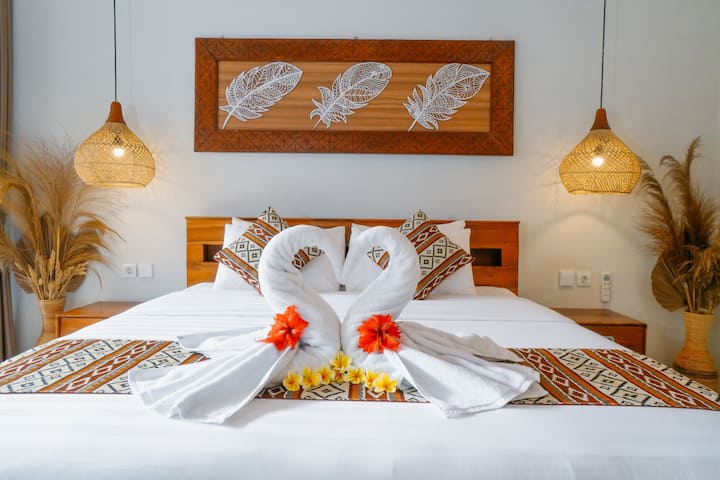 Private Ubud Villa With Waterfall Pool - Ubud