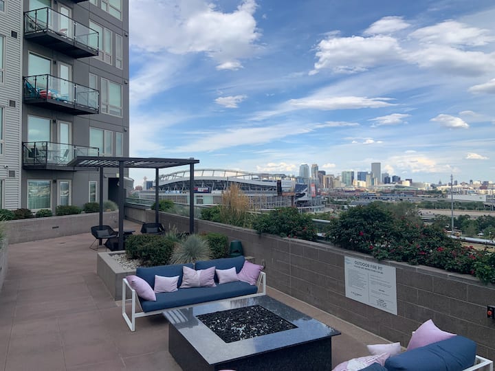 “Air-bnb” Aviation, Spa, Broncos - Washington Park - Denver