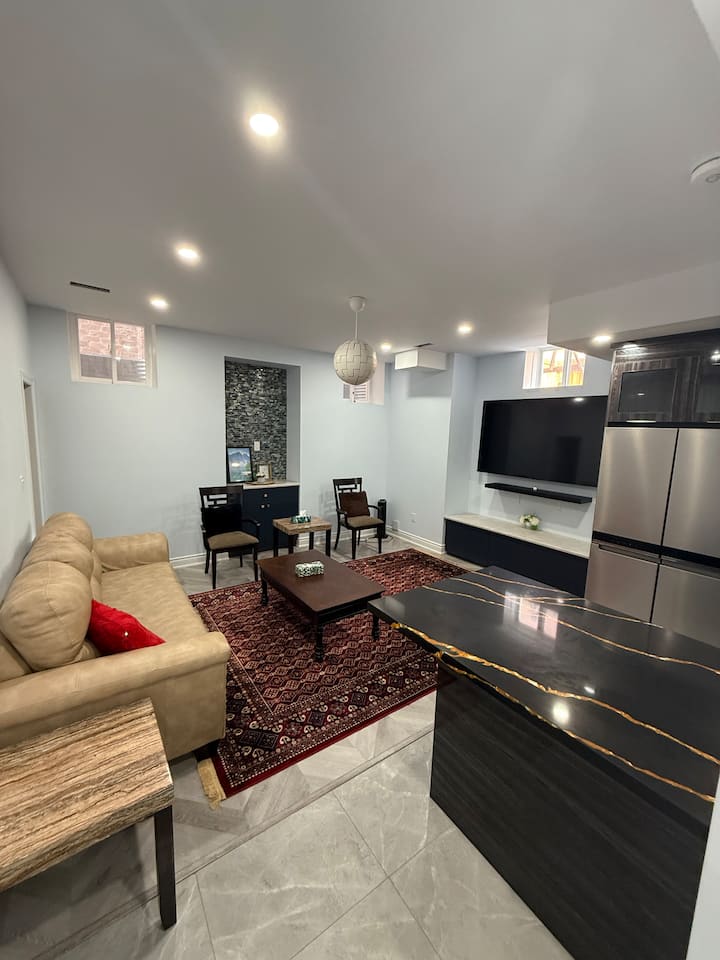 Beautiful 3 Bedroom Basement - Brampton