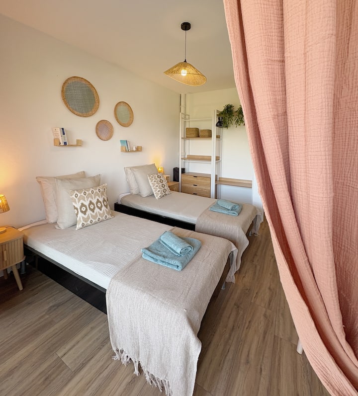 "Le Bureau Douillet" Avec Terrasse –Grasse - IBIS Cannes Mouans Sartoux parking gratuit