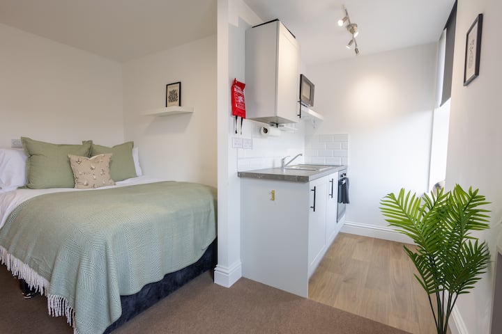 Deluxe Studio, Quiet City Centre-parking Available - Derby
