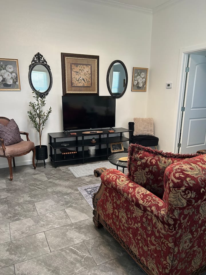 Elegant Gem W/ Privacy Fence - Joplin, MO