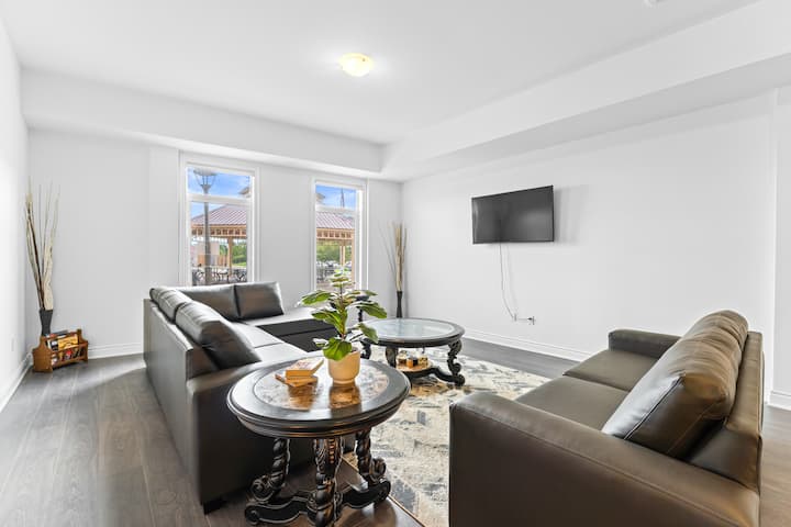 Southfields Luxe Retreat - Brampton