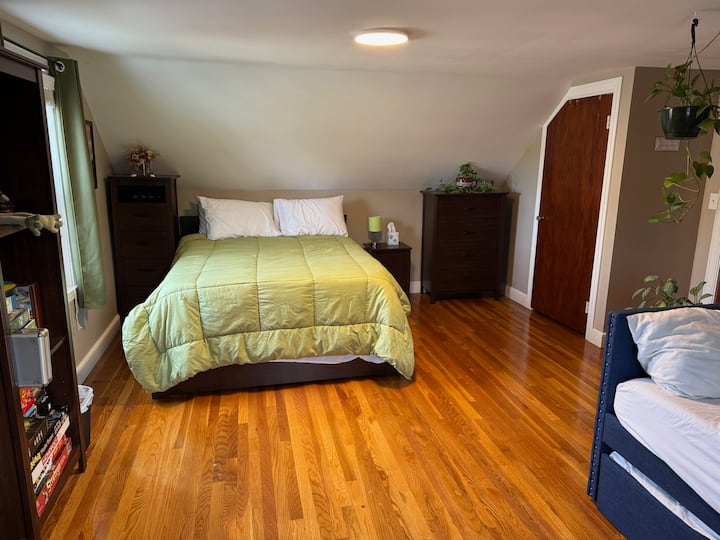 Private Bedroom/bathroom In Watertown - Newton, MA