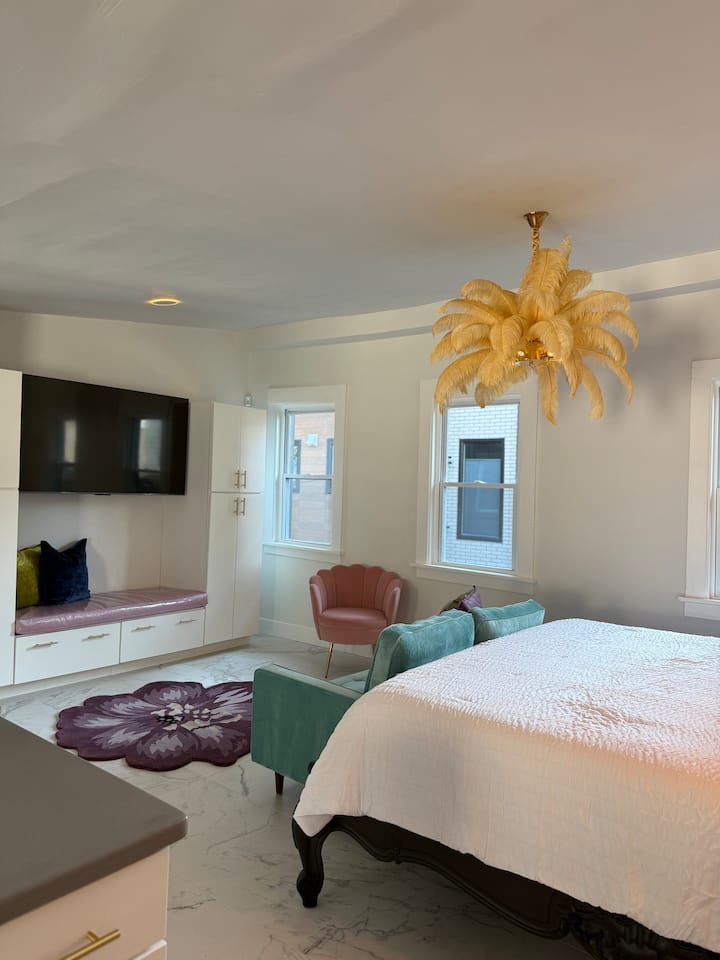 Flower On Freeman • Back Studio - Cleveland, OH