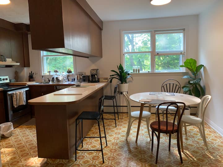 Room In A Spacious House Close To Amenities - Sherbrooke