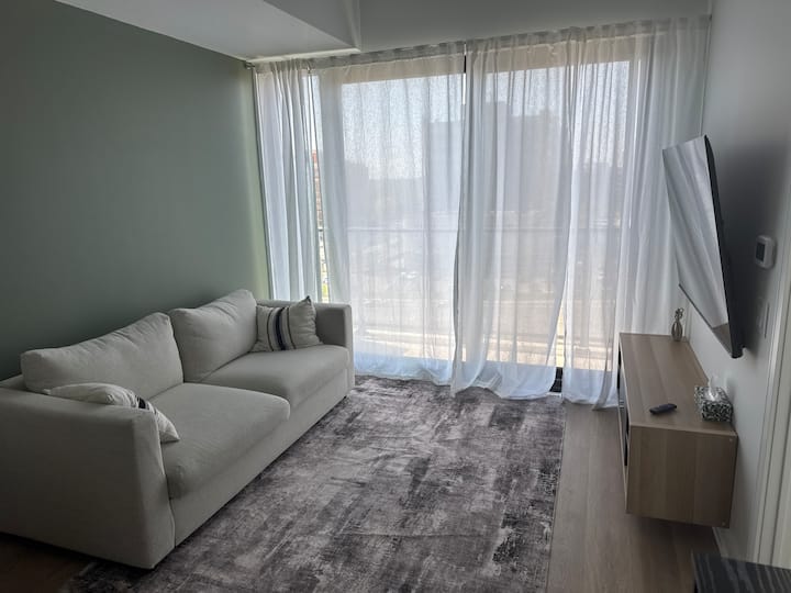 Airy Designer Loft - Mississauga