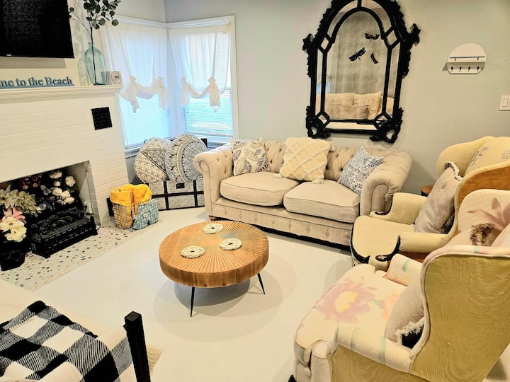 Ft Harisson Beach House | Free Bikes - 6pp - Clearwater, FL