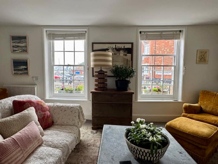 Charming 1 Bed Flat On Lymington Quay - Milford on Sea
