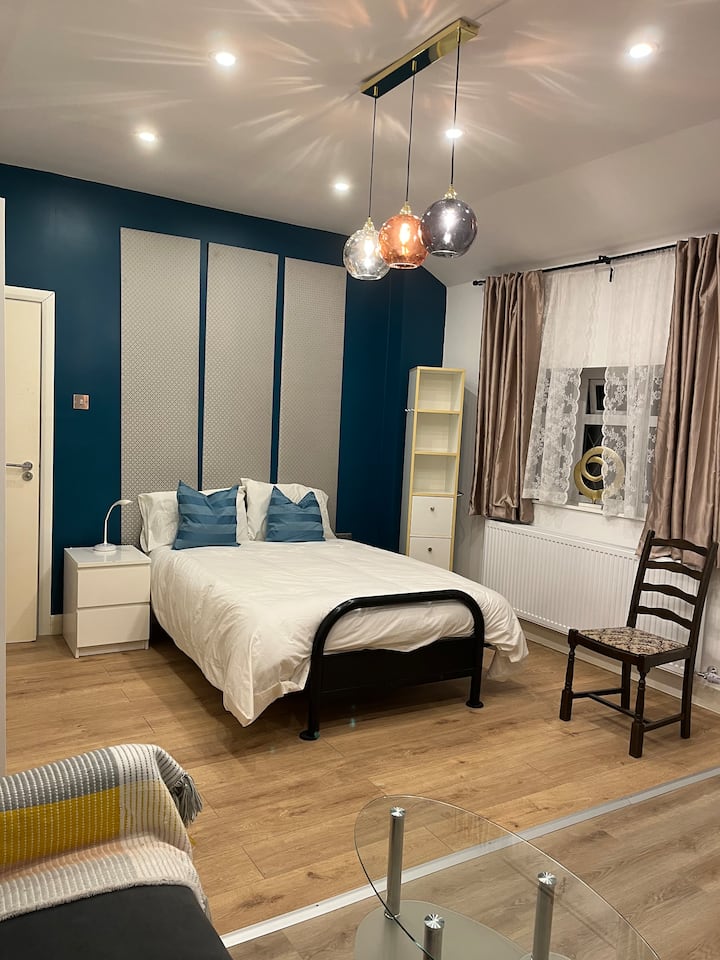 Bright Studio Near Heathrow - Hayes