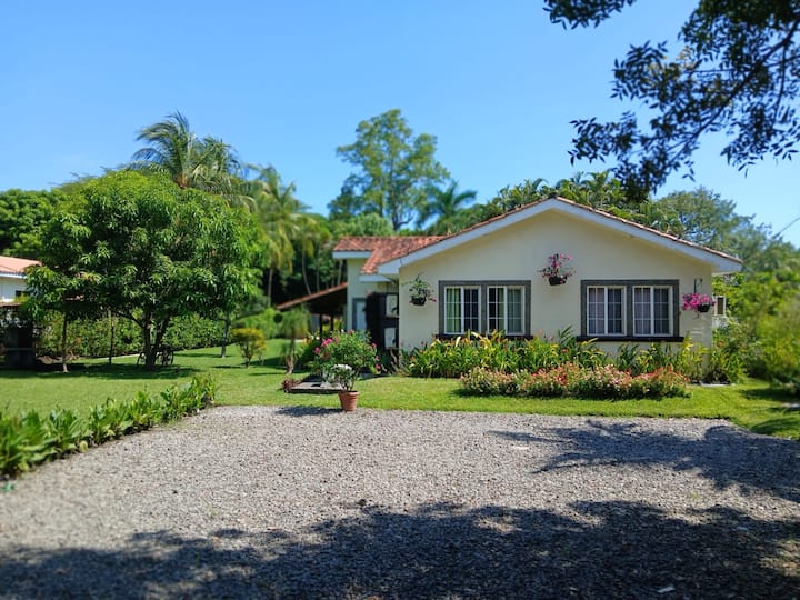 Casa De Playa En Las Veraneras - Los Cóbanos