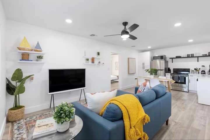 Designer Condo Close To Beach,port,downtown - Fort Lauderdale